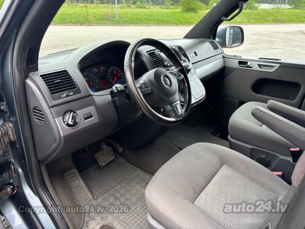Pelēks Volkswagen Multivan 2004 Tartu, ar dzinēja tilpumu 2.50 L un nobraukumu 312 tūkst. km par 7900 €, foto 9 vietnē AUTOMOTO.COM.LV