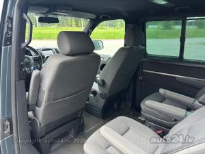 Grey Volkswagen Multivan 2004 in Tartu, with an engine capacity of 2.50 L and mileage of 312 thousand km for 7900 €, photo 12 on AUTOMOTO.COM.LV