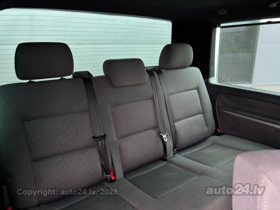 Grey Volkswagen Multivan 2004 in Tartu, with an engine capacity of 2.50 L and mileage of 312 thousand km for 7900 €, photo 14 on AUTOMOTO.COM.LV