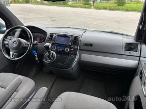 Grey Volkswagen Multivan 2004 in Tartu, with an engine capacity of 2.50 L and mileage of 312 thousand km for 7900 €, photo 15 on AUTOMOTO.COM.LV