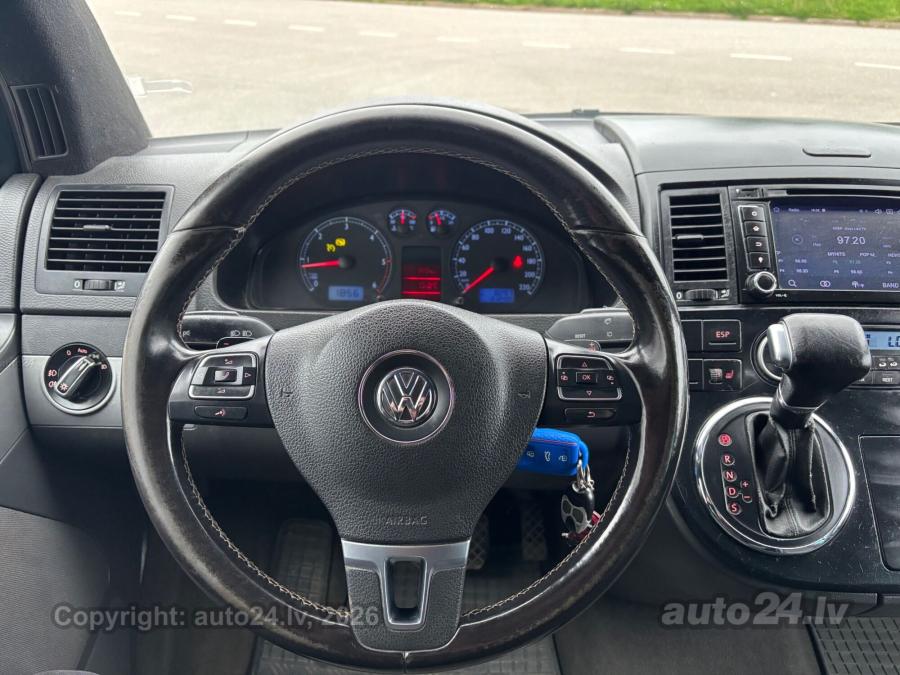 Grey Volkswagen Multivan 2004 in Tartu, with an engine capacity of 2.50 L and mileage of 312 thousand km for 7900 €, photo 19 on AUTOMOTO.COM.LV