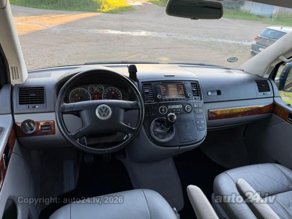 Pelēks Volkswagen Multivan 2004 Viljandi, ar dzinēja tilpumu 2.50 L un nobraukumu 344 tūkst. km par 8790 €, foto 7 vietnē AUTOMOTO.COM.LV