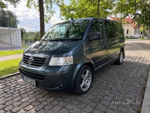 Pelēks Volkswagen Multivan 2004 Viljandi, ar dzinēja tilpumu 2.50 L un nobraukumu 317 tūkst. km par 8500 €, foto  vietnē AUTOMOTO.COM.LV