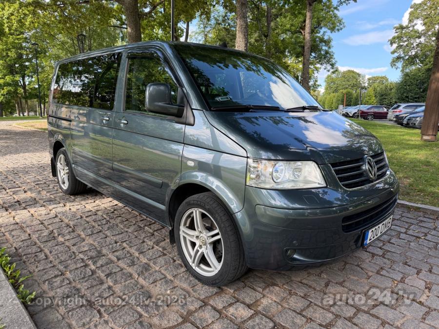 Pelēks Volkswagen Multivan 2004 Viljandi, ar dzinēja tilpumu 2.50 L un nobraukumu 317 tūkst. km par 8500 €, foto 3 vietnē AUTOMOTO.COM.LV