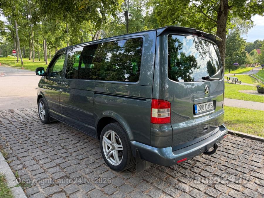 Pelēks Volkswagen Multivan 2004 Viljandi, ar dzinēja tilpumu 2.50 L un nobraukumu 317 tūkst. km par 8500 €, foto 5 vietnē AUTOMOTO.COM.LV