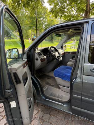 Pelēks Volkswagen Multivan 2004 Viljandi, ar dzinēja tilpumu 2.50 L un nobraukumu 317 tūkst. km par 8500 €, foto 8 vietnē AUTOMOTO.COM.LV