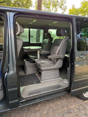 Pelēks Volkswagen Multivan 2004 Viljandi, ar dzinēja tilpumu 2.50 L un nobraukumu 317 tūkst. km par 8500 €, foto 9 vietnē AUTOMOTO.COM.LV