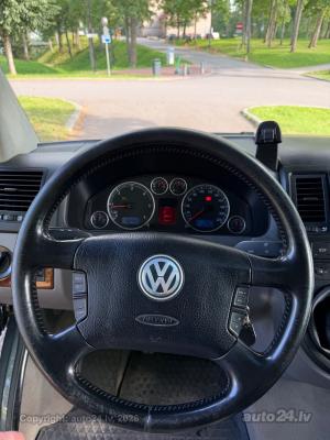 Pelēks Volkswagen Multivan 2004 Viljandi, ar dzinēja tilpumu 2.50 L un nobraukumu 317 tūkst. km par 8500 €, foto 18 vietnē AUTOMOTO.COM.LV