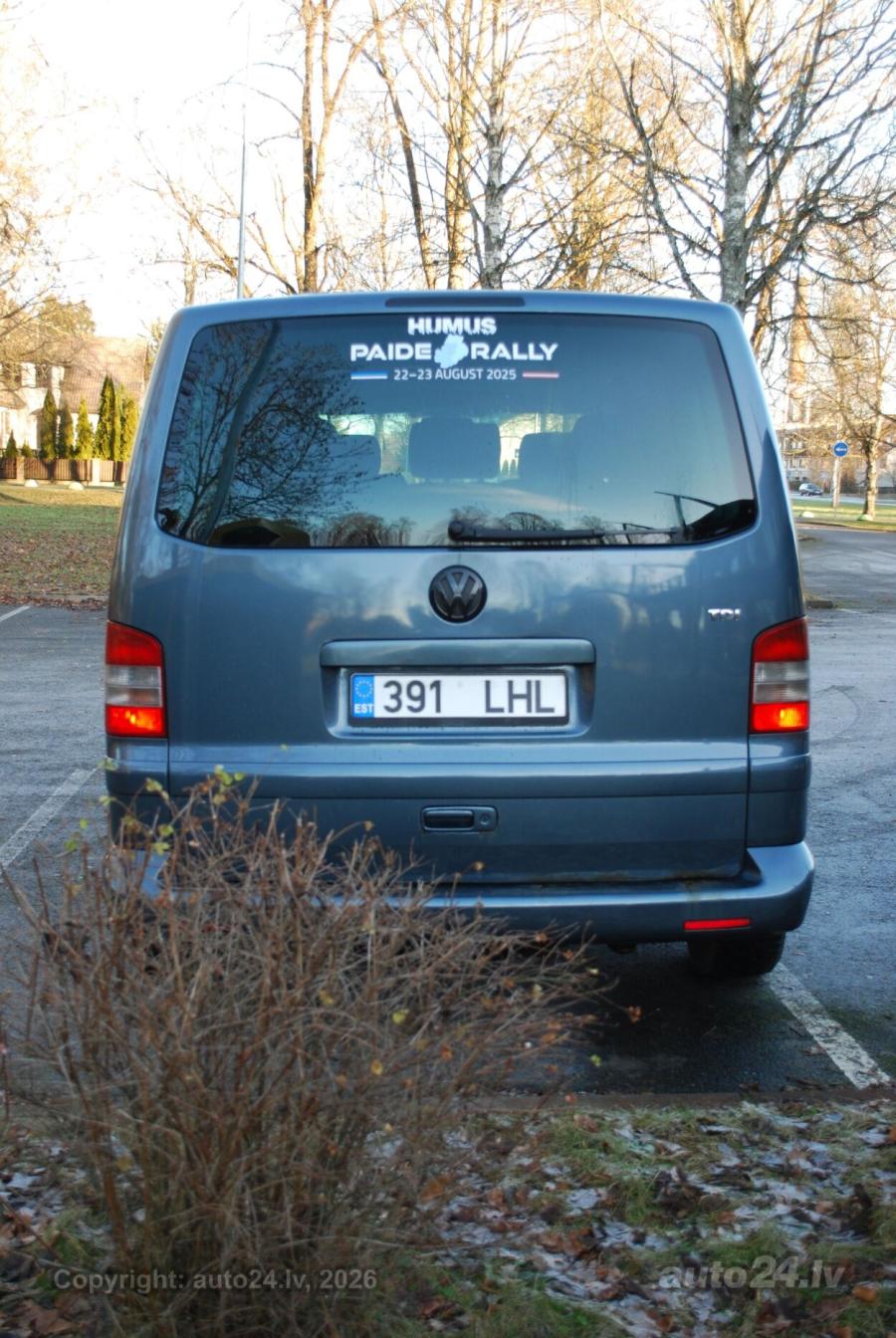 Grey Volkswagen Multivan 2005 in Tallinn, with an engine capacity of 2.50 L and mileage of 397 thousand km for 6500 €, photo 3 on AUTOMOTO.COM.LV