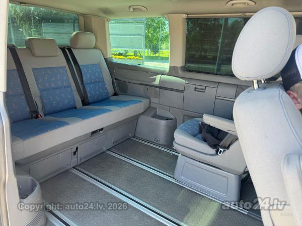 Grey Volkswagen Multivan 2005 in Voru, with an engine capacity of 2.50 L and mileage of 376 thousand km for 6999 €, photo 7 on AUTOMOTO.COM.LV