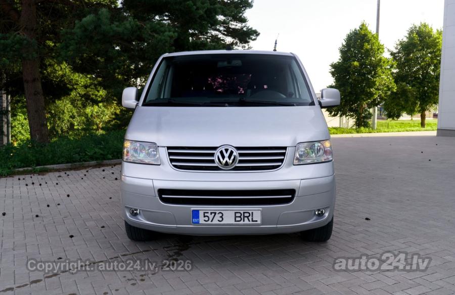 Grey Volkswagen Multivan 2005 in Tartu, with an engine capacity of 2.50 L and mileage of 349 thousand km for 7000 €, photo 3 on AUTOMOTO.COM.LV
