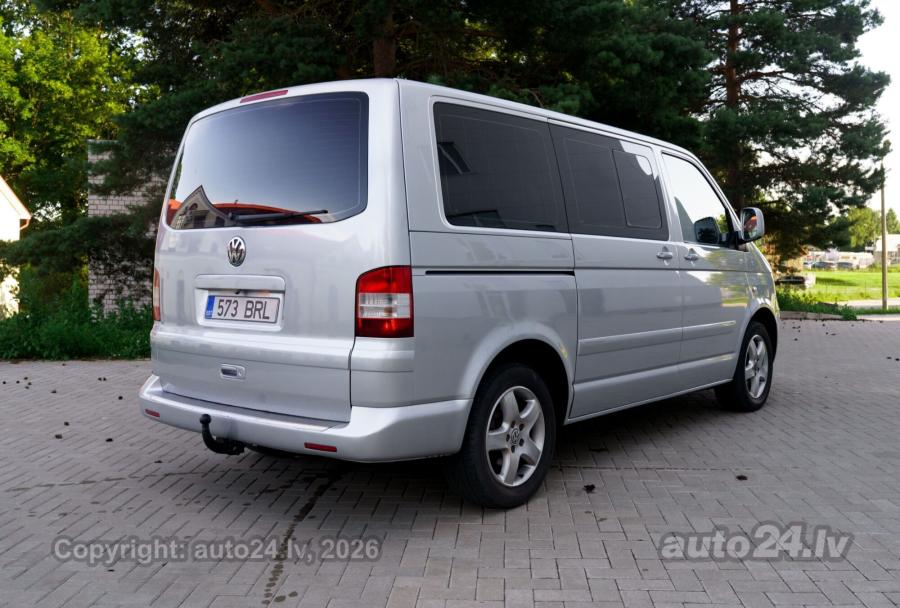 Grey Volkswagen Multivan 2005 in Tartu, with an engine capacity of 2.50 L and mileage of 349 thousand km for 7000 €, photo 5 on AUTOMOTO.COM.LV