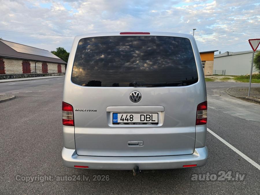 Pelēks Volkswagen Multivan 2005 Paide, ar dzinēja tilpumu 2.50 L un nobraukumu 292 tūkst. km par 7550 €, foto 5 vietnē AUTOMOTO.COM.LV