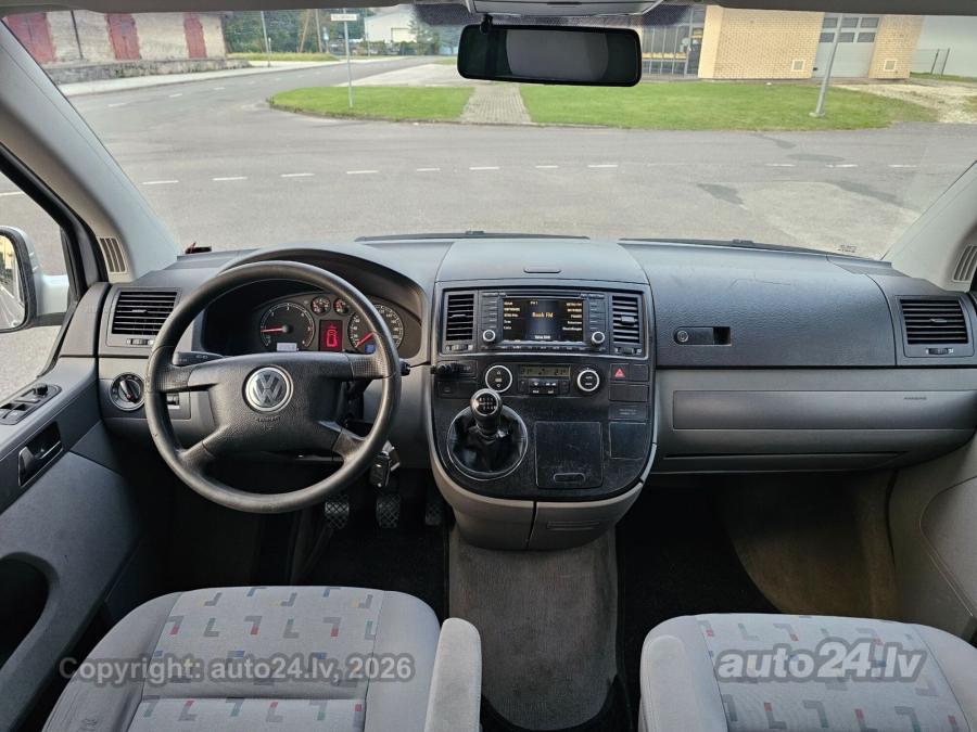 Pelēks Volkswagen Multivan 2005 Paide, ar dzinēja tilpumu 2.50 L un nobraukumu 292 tūkst. km par 7550 €, foto 7 vietnē AUTOMOTO.COM.LV