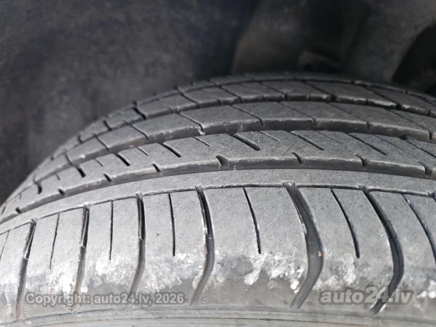 Pelēks Volkswagen Multivan 2005 Paide, ar dzinēja tilpumu 2.50 L un nobraukumu 292 tūkst. km par 7550 €, foto 19 vietnē AUTOMOTO.COM.LV