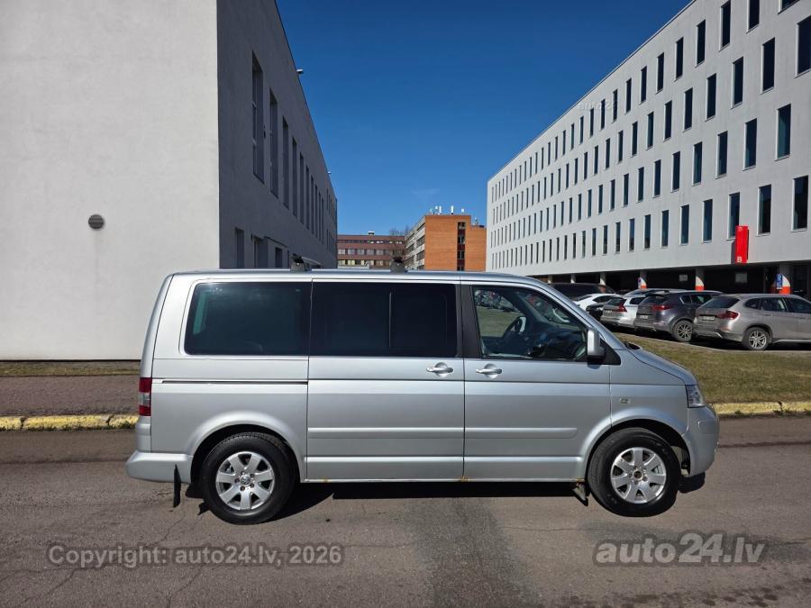 Pelēks Volkswagen Multivan 2006 Tallina, ar dzinēja tilpumu 2.50 L un nobraukumu 429 tūkst. km par 6999 €, foto 4 vietnē AUTOMOTO.COM.LV