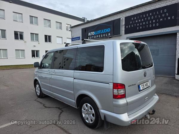 Pelēks Volkswagen Multivan 2006 Tallina, ar dzinēja tilpumu 2.50 L un nobraukumu 429 tūkst. km par 6999 €, foto 5 vietnē AUTOMOTO.COM.LV