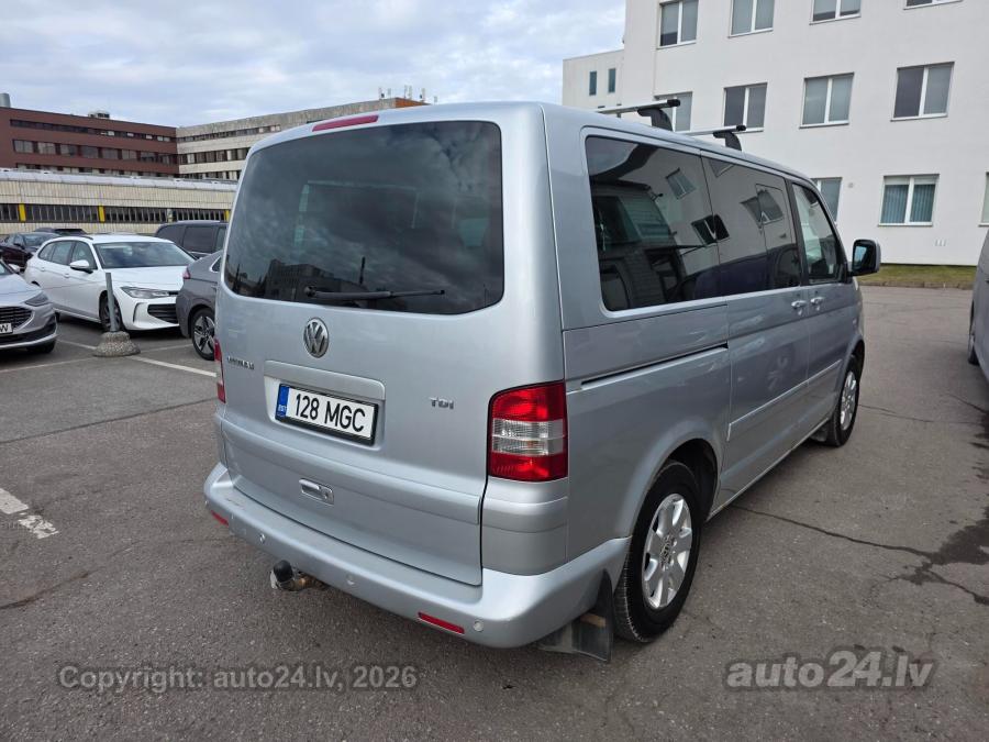 Pelēks Volkswagen Multivan 2006 Tallina, ar dzinēja tilpumu 2.50 L un nobraukumu 429 tūkst. km par 6999 €, foto 7 vietnē AUTOMOTO.COM.LV