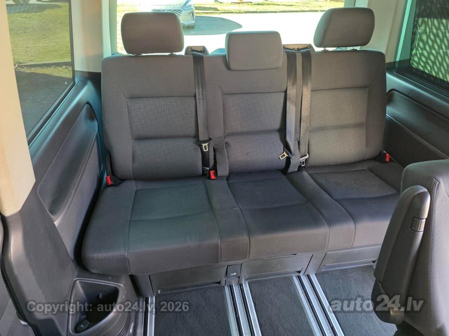 Pelēks Volkswagen Multivan 2006 Tallina, ar dzinēja tilpumu 2.50 L un nobraukumu 429 tūkst. km par 6999 €, foto 11 vietnē AUTOMOTO.COM.LV