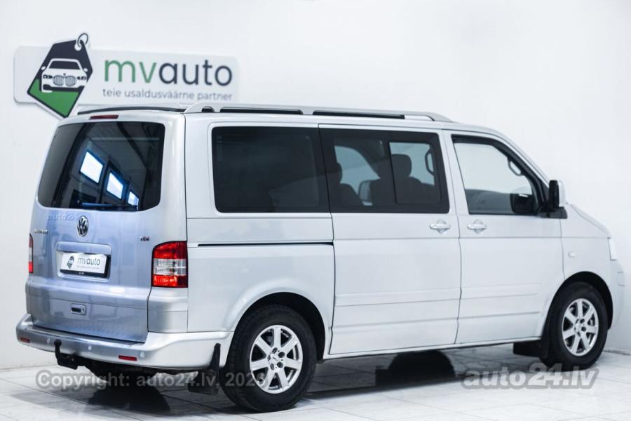 Grey Volkswagen Multivan 2007 in Tallinn, with an engine capacity of 2.50 L and mileage of 317 thousand km for 7990 €, photo 2 on AUTOMOTO.COM.LV
