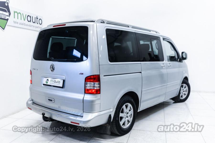 Grey Volkswagen Multivan 2007 in Tallinn, with an engine capacity of 2.50 L and mileage of 317 thousand km for 7990 €, photo 6 on AUTOMOTO.COM.LV