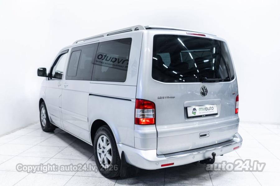 Grey Volkswagen Multivan 2007 in Tallinn, with an engine capacity of 2.50 L and mileage of 317 thousand km for 7990 €, photo 8 on AUTOMOTO.COM.LV