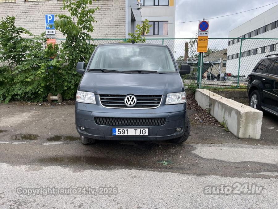 Grey Volkswagen Multivan 2007 in Tallinn, with an engine capacity of 2.50 L and mileage of 675 thousand km for 3200 €, photo 3 on AUTOMOTO.COM.LV