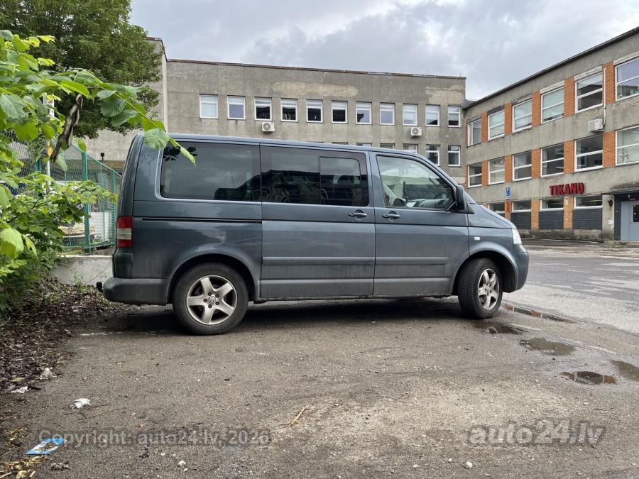 Grey Volkswagen Multivan 2007 in Tallinn, with an engine capacity of 2.50 L and mileage of 675 thousand km for 3200 €, photo 7 on AUTOMOTO.COM.LV