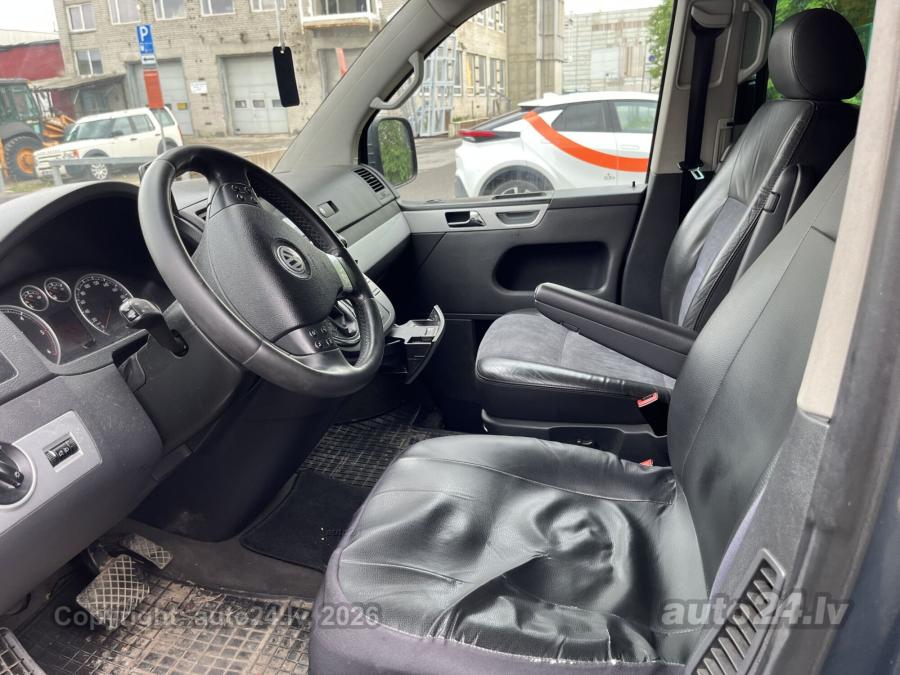 Grey Volkswagen Multivan 2007 in Tallinn, with an engine capacity of 2.50 L and mileage of 675 thousand km for 3200 €, photo 10 on AUTOMOTO.COM.LV