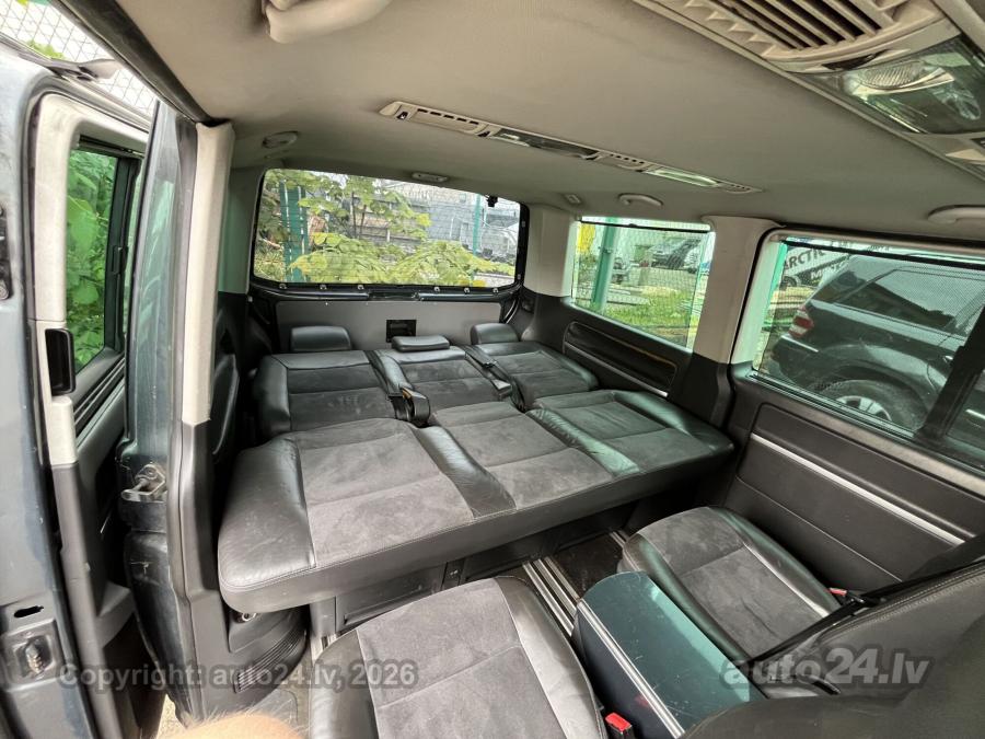 Grey Volkswagen Multivan 2007 in Tallinn, with an engine capacity of 2.50 L and mileage of 675 thousand km for 3200 €, photo 17 on AUTOMOTO.COM.LV