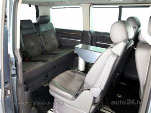 Grey Volkswagen Multivan 2007 in Tallinn, with an engine capacity of 2.50 L and mileage of 384 thousand km for 3199 €, photo 8 on AUTOMOTO.COM.LV