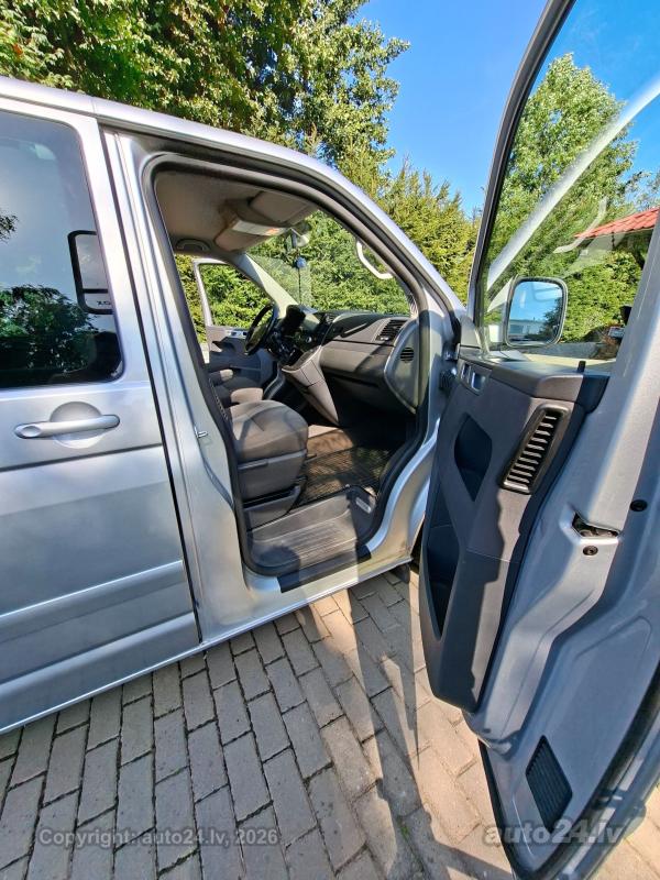 Pelēks Volkswagen Multivan 2007 Pērnava, ar dzinēja tilpumu 2.50 L un nobraukumu 292 tūkst. km par 9500 €, foto 5 vietnē AUTOMOTO.COM.LV