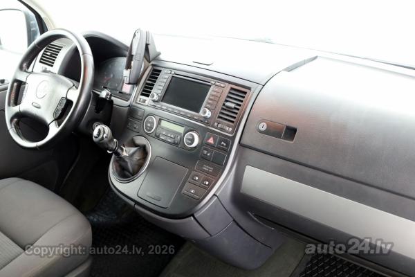 Pelēks Volkswagen Multivan 2007 Tallina, ar dzinēja tilpumu 2.50 L un nobraukumu 379 tūkst. km par 5499 €, foto 6 vietnē AUTOMOTO.COM.LV