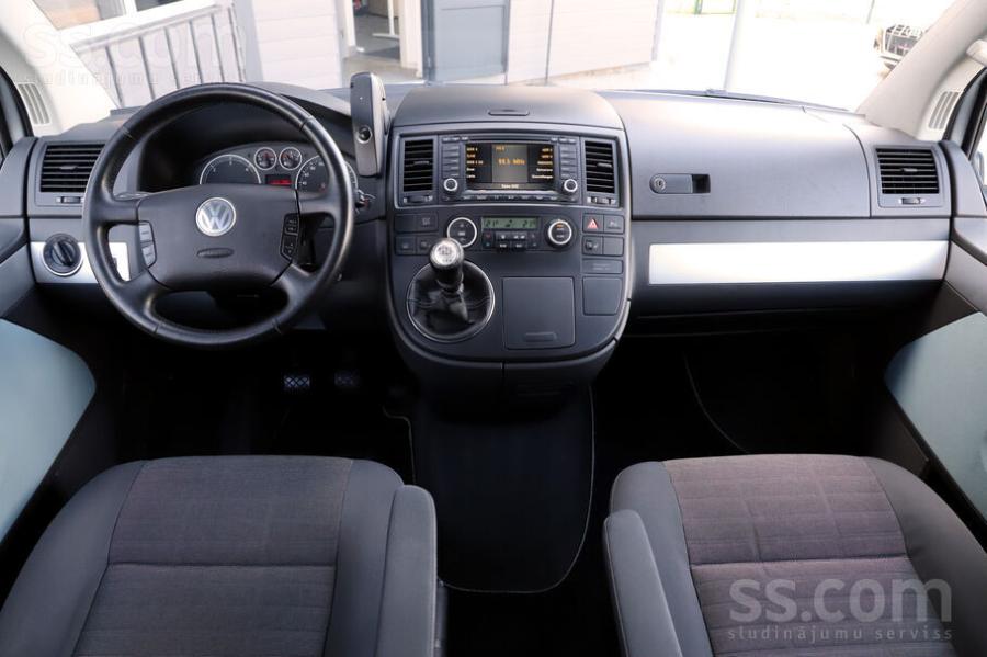Grey Volkswagen Multivan 2007 in Tukums, with an engine capacity of 2.50 L and mileage of 303 thousand km for 8200 €, photo 9 on AUTOMOTO.COM.LV