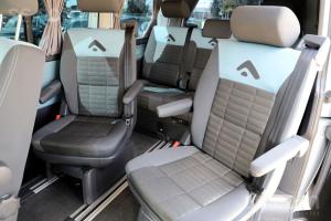 Grey Volkswagen Multivan 2007 in Tukums, with an engine capacity of 2.50 L and mileage of 303 thousand km for 8200 €, photo 11 on AUTOMOTO.COM.LV