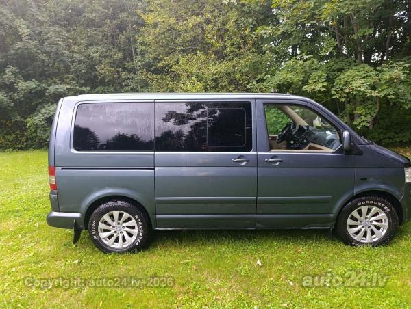 Pelēks Volkswagen Multivan 2007 Tallina, ar dzinēja tilpumu 2.50 L un nobraukumu 300 tūkst. km par 10999 €, foto 7 vietnē AUTOMOTO.COM.LV