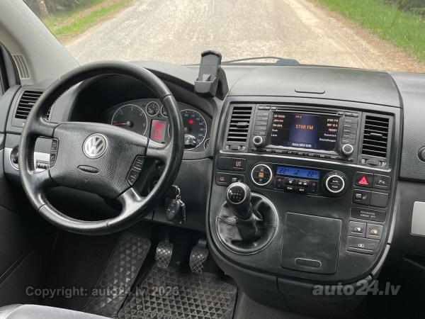 Grey Volkswagen Multivan 2008 in Tartu, with an engine capacity of 2.50 L and mileage of 242 thousand km for 11999 €, photo 9 on AUTOMOTO.COM.LV