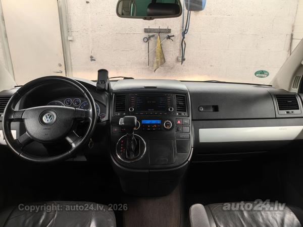 Pelēks Volkswagen Multivan 2009 Viljandi, ar dzinēja tilpumu 2.50 L un nobraukumu 319 tūkst. km par 10490 €, foto 6 vietnē AUTOMOTO.COM.LV