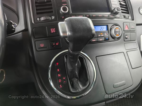 Pelēks Volkswagen Multivan 2009 Viljandi, ar dzinēja tilpumu 2.50 L un nobraukumu 319 tūkst. km par 10490 €, foto 8 vietnē AUTOMOTO.COM.LV