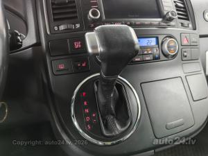 Pelēks Volkswagen Multivan 2009 Viljandi, ar dzinēja tilpumu 2.50 L un nobraukumu 319 tūkst. km par 10490 €, foto 8 vietnē AUTOMOTO.COM.LV
