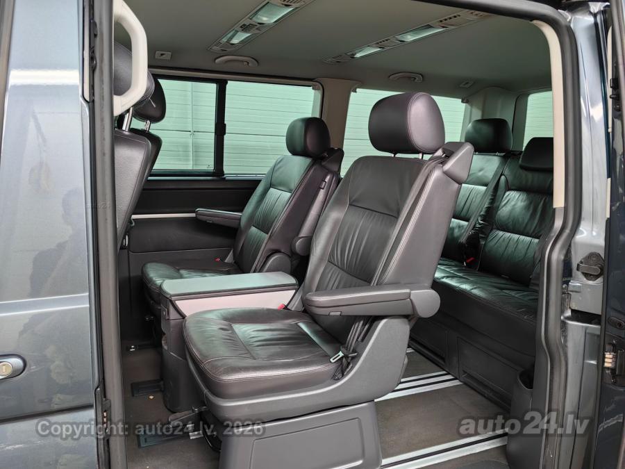 Pelēks Volkswagen Multivan 2009 Viljandi, ar dzinēja tilpumu 2.50 L un nobraukumu 319 tūkst. km par 10490 €, foto 9 vietnē AUTOMOTO.COM.LV