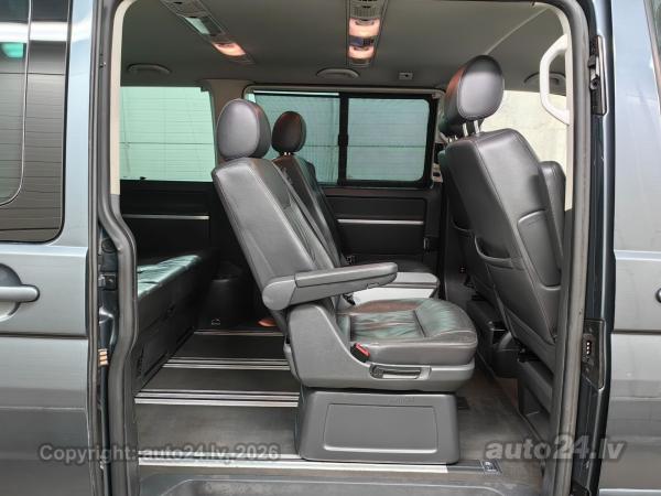 Pelēks Volkswagen Multivan 2009 Viljandi, ar dzinēja tilpumu 2.50 L un nobraukumu 319 tūkst. km par 10490 €, foto 10 vietnē AUTOMOTO.COM.LV