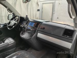 Pelēks Volkswagen Multivan 2009 Viljandi, ar dzinēja tilpumu 2.50 L un nobraukumu 319 tūkst. km par 10490 €, foto 15 vietnē AUTOMOTO.COM.LV