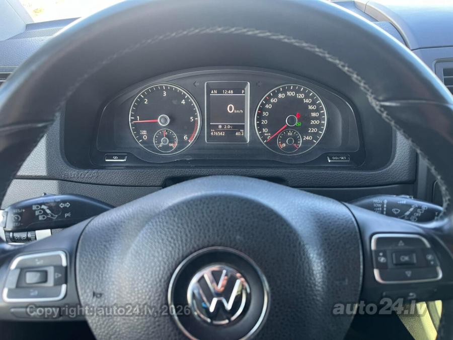 Pelēks Volkswagen Multivan 2011 Tallina, ar dzinēja tilpumu 2.00 L un nobraukumu 510 tūkst. km par 11000 €, foto 13 vietnē AUTOMOTO.COM.LV