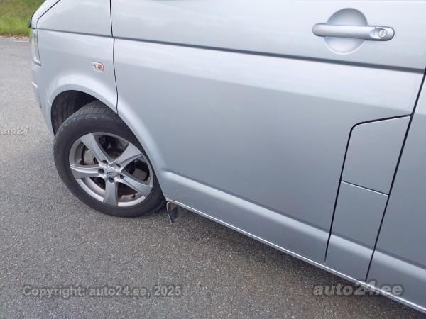 Pelēks Volkswagen Multivan 2013 Rakvere, ar dzinēja tilpumu 2.00 L un nobraukumu 229 tūkst. km par 16800 €, foto 11 vietnē AUTOMOTO.COM.LV