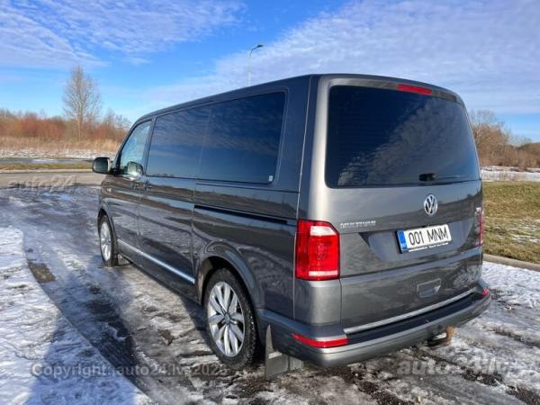 Grey Volkswagen Multivan 2016 in Tartu, with an engine capacity of 2.00 L and mileage of 276 thousand km for 38000 €, photo 6 on AUTOMOTO.COM.LV