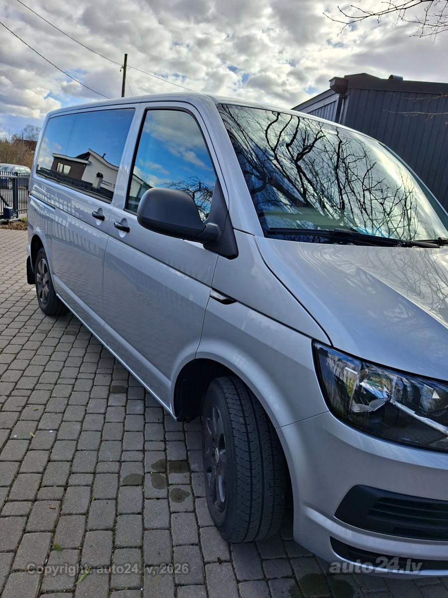 Grey Volkswagen Multivan 2017 in Tallinn, with an engine capacity of 2.00 L and mileage of 189 thousand km for 25600 €, photo 3 on AUTOMOTO.COM.LV
