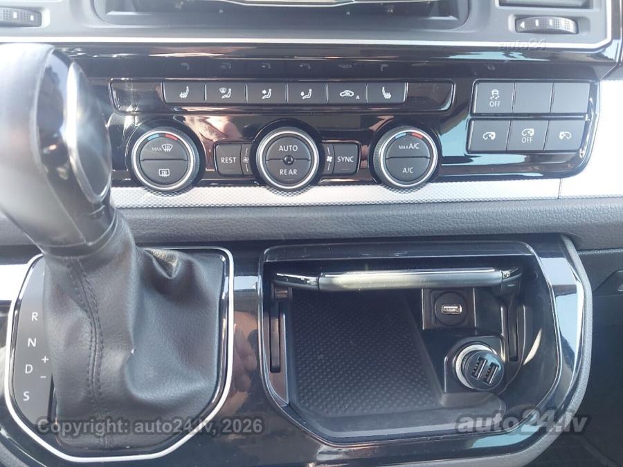 Pelēks Volkswagen Multivan 2017 Tartu, ar dzinēja tilpumu 2.00 L un nobraukumu 180 tūkst. km par 30000 €, foto 15 vietnē AUTOMOTO.COM.LV
