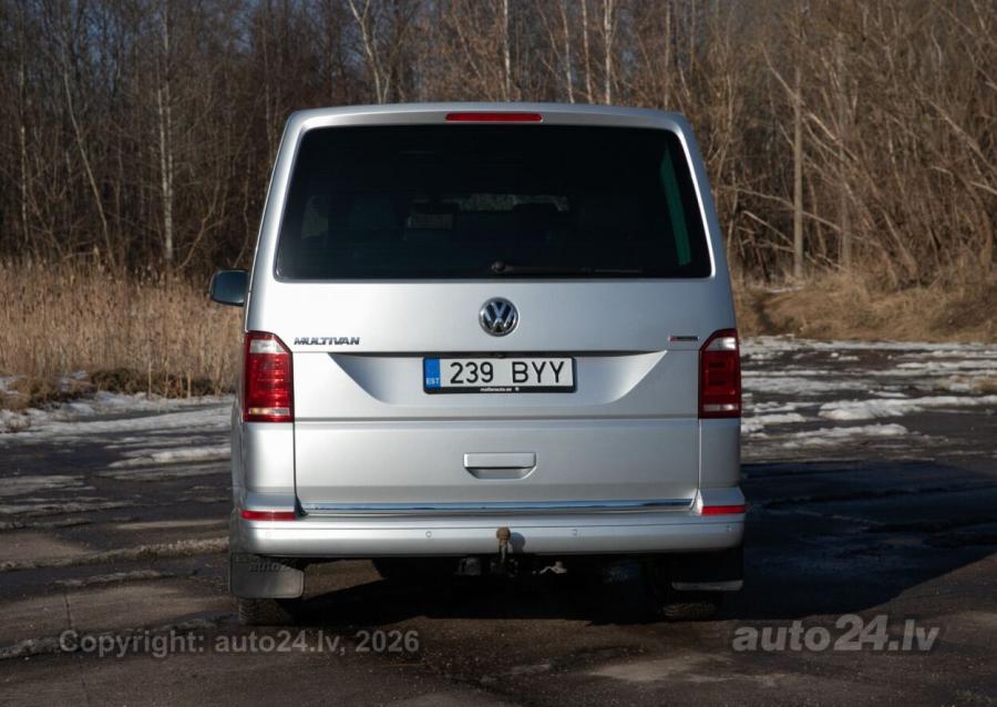 Pelēks Volkswagen Multivan 2018 Tallina, ar dzinēja tilpumu 2.00 L un nobraukumu 218 tūkst. km par 38900 €, foto 4 vietnē AUTOMOTO.COM.LV