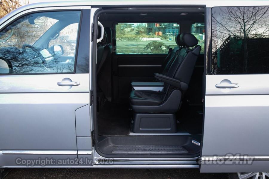 Pelēks Volkswagen Multivan 2018 Tallina, ar dzinēja tilpumu 2.00 L un nobraukumu 218 tūkst. km par 38900 €, foto 8 vietnē AUTOMOTO.COM.LV